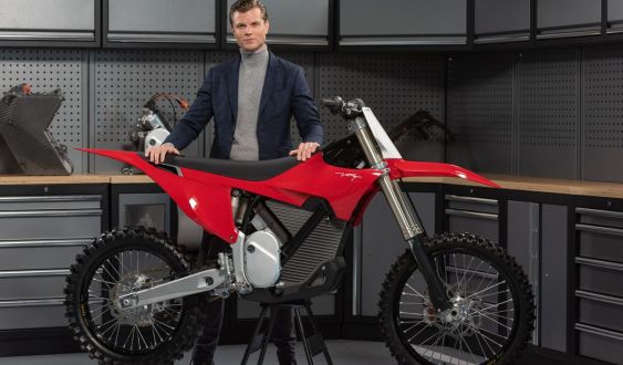Royal Enfield compra el 10% del fabricante de motos eléctricas Stark Future