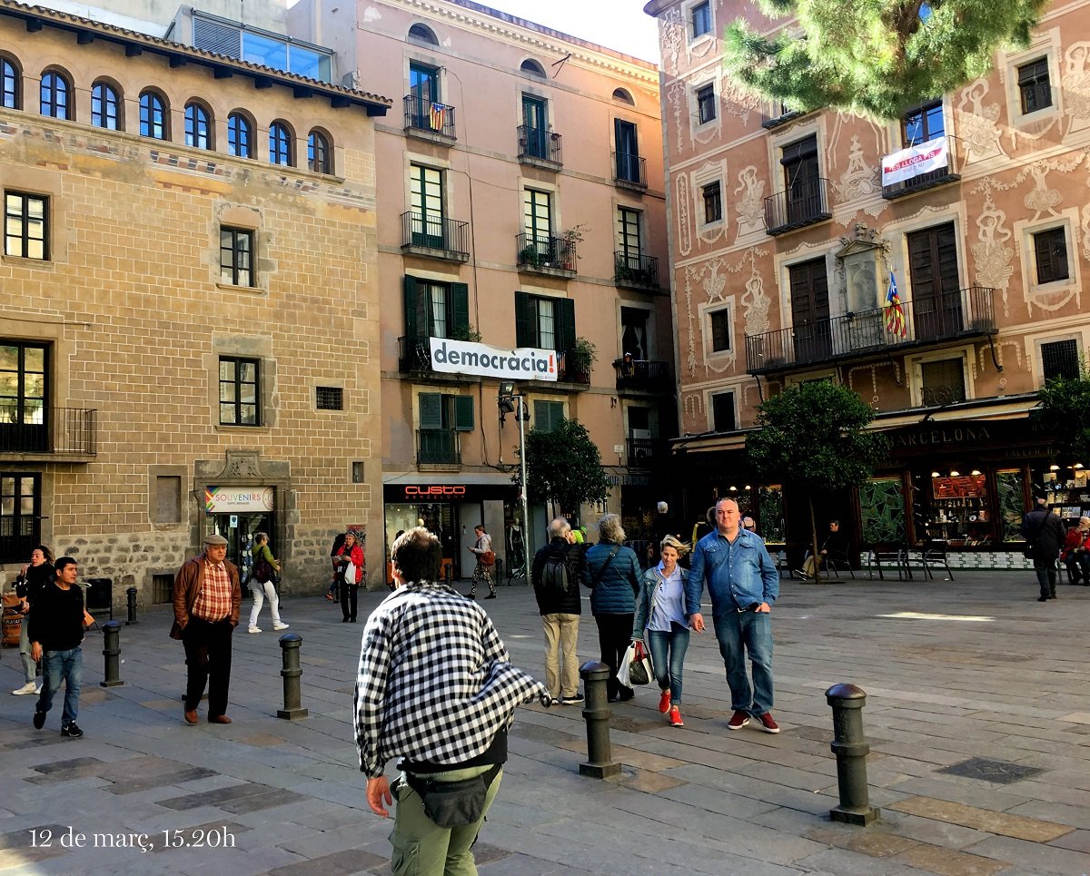 Un lugar, dos momentos: Plaça del Pi - The New Barcelona Post