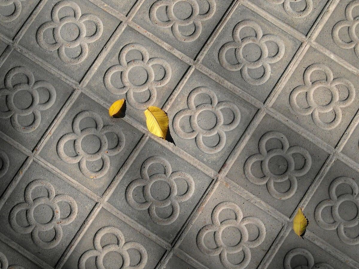 Cambia de manos la empresa fabricante del icónico 'panot' flor de Barcelona