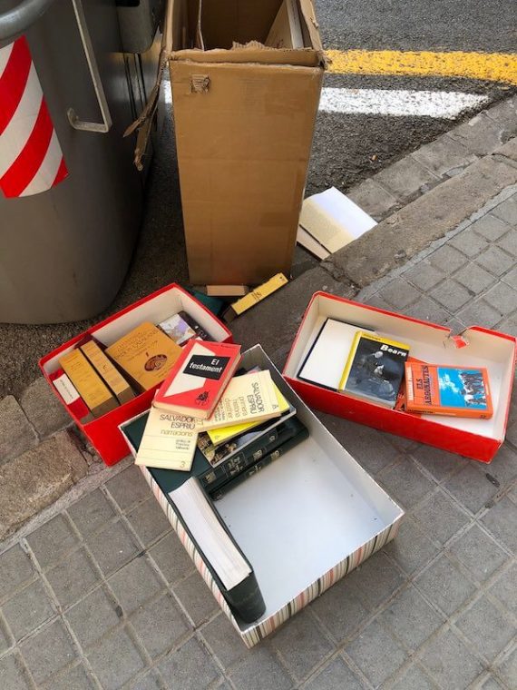 ¿A qué contenedor hay que tirar los libros?