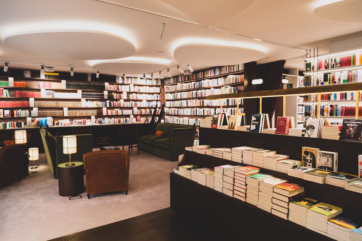 La llibreria Finestres triomfa en el seu primer dia