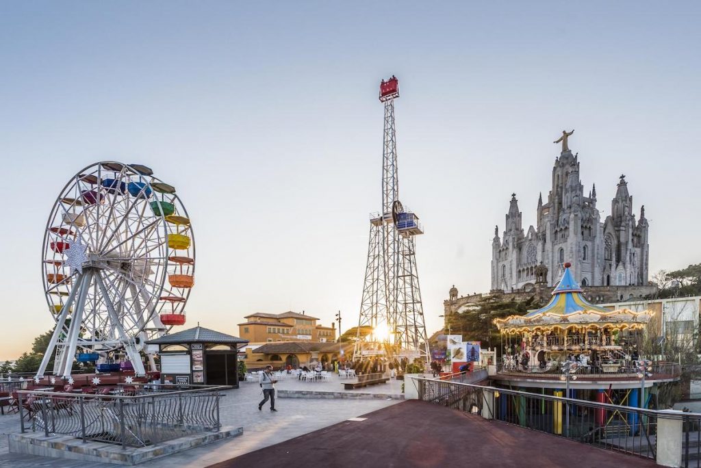 El Tibidabo estrena una pista de hielo para Navidad