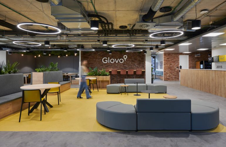 Glovo estrena 'Yellow Park', su nueva sede central en el distrito 22@