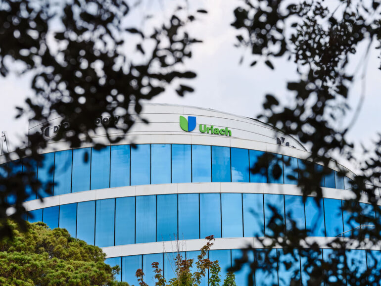 Uriach da entrada a un socio en su capital y anuncia su mayor compra