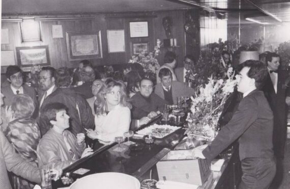 La icónica coctelería Boadas de Barcelona cumple 90 años