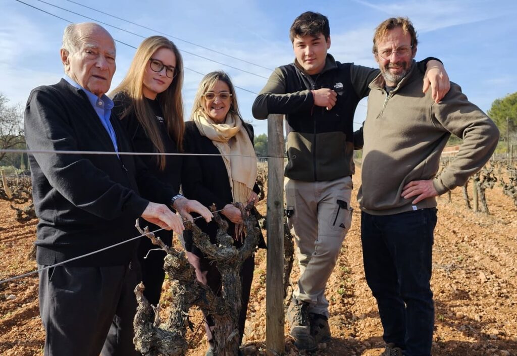 Agustí Torelló Mata incorpora a la 3ª generación y pasa a llamarse ...