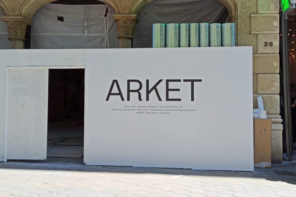 Arket ultima en Paseo de Gràcia su primera tienda en España