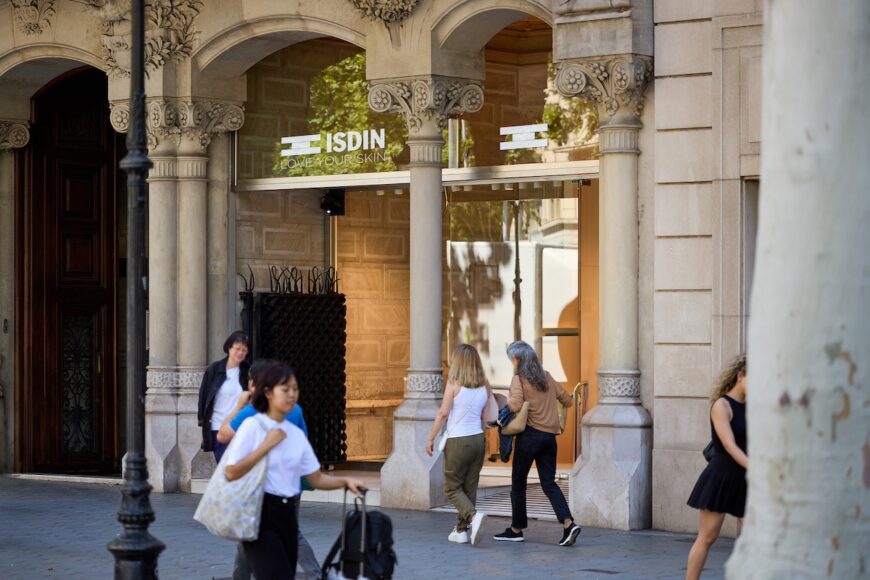 Isdin abre en Paseo de Gràcia un espacio experiencial