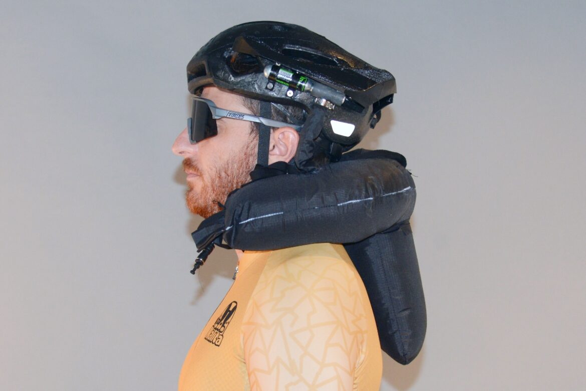 Evix, el ‘airbag’ cervical para ciclistas integrado en el casco