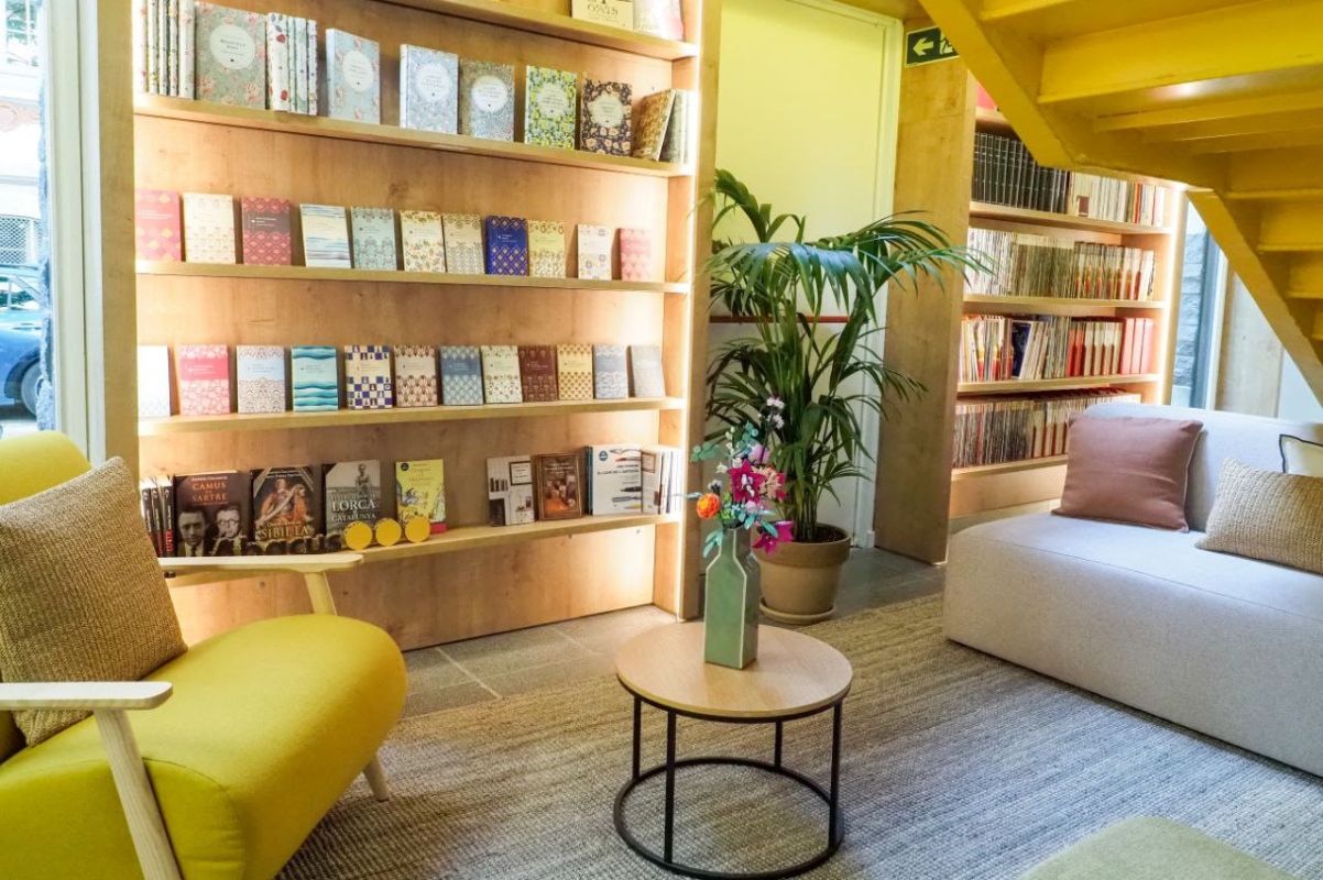 Abacus suma cultura al Raval reuniendo a sus editoriales