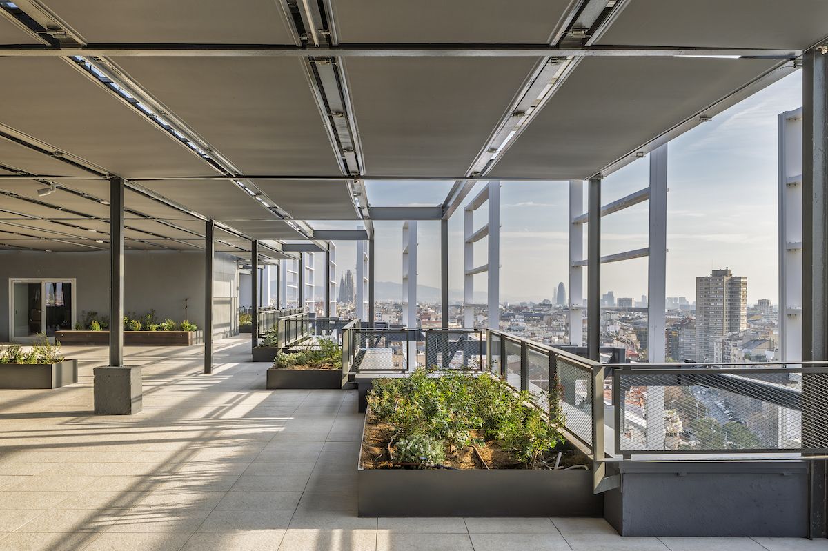 El edificio Estel resucita con 50.000m2 de oficinas y locales