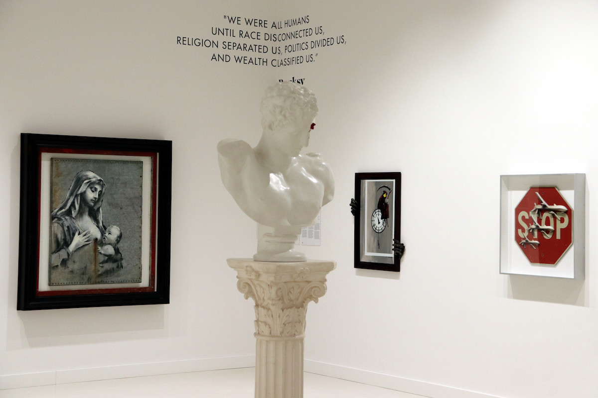 L’estranya comoditat de sentir-se incòmode: Banksy envaeix el Moco Museum