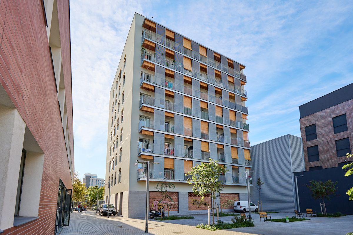 Barcelona reforça el parc públic i suma prop de 300 habitatges